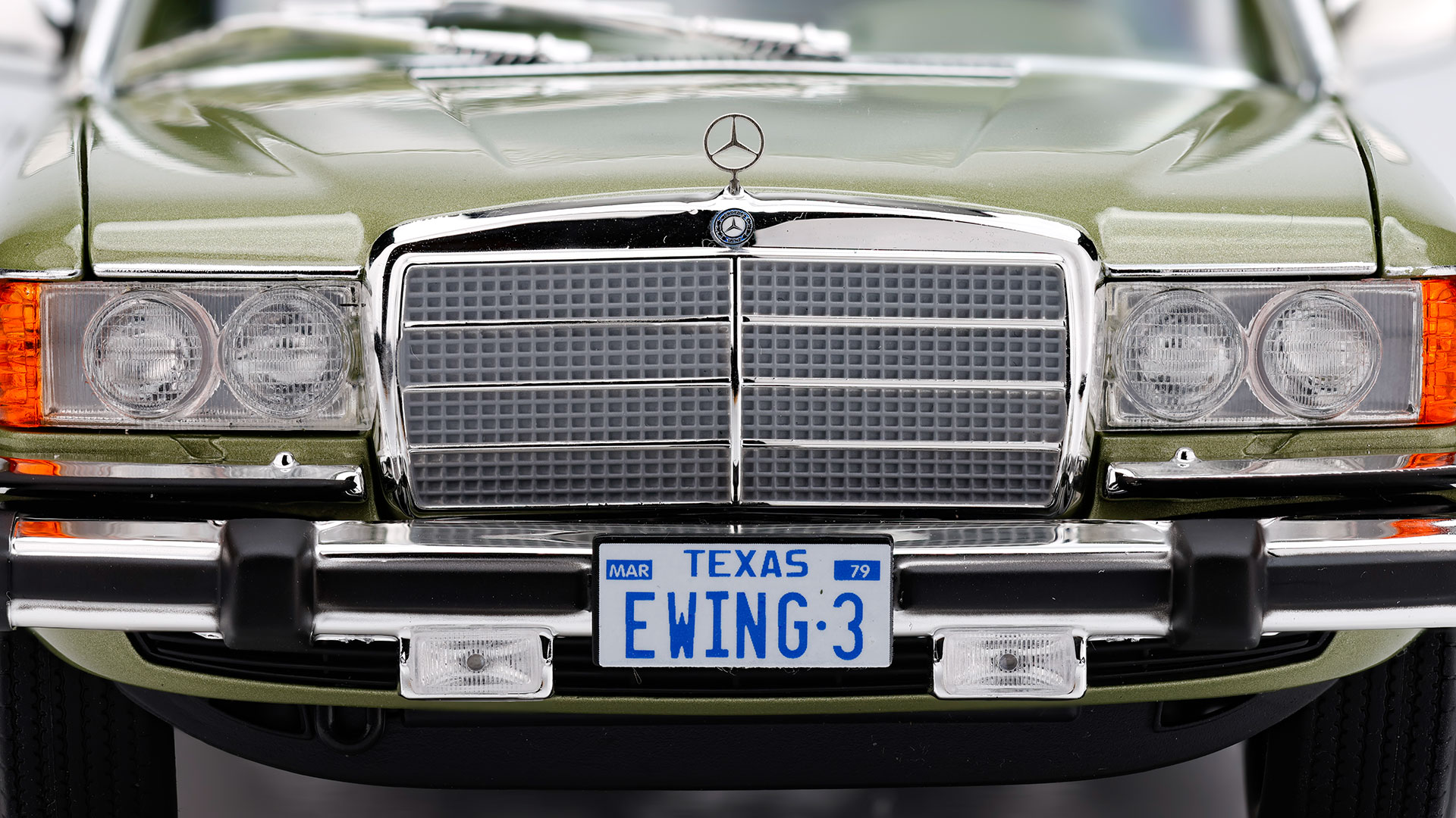 A luxus Mercedes egyenesen a Dallas című filmsorozatból - Ewing 3